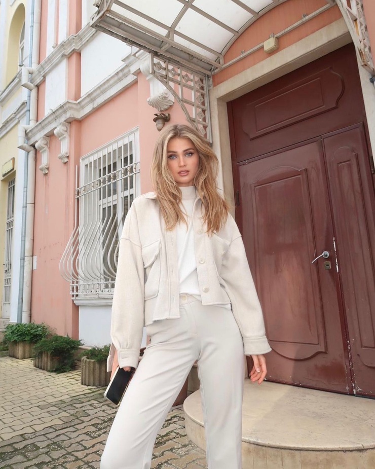 Picture of Simona Stoy