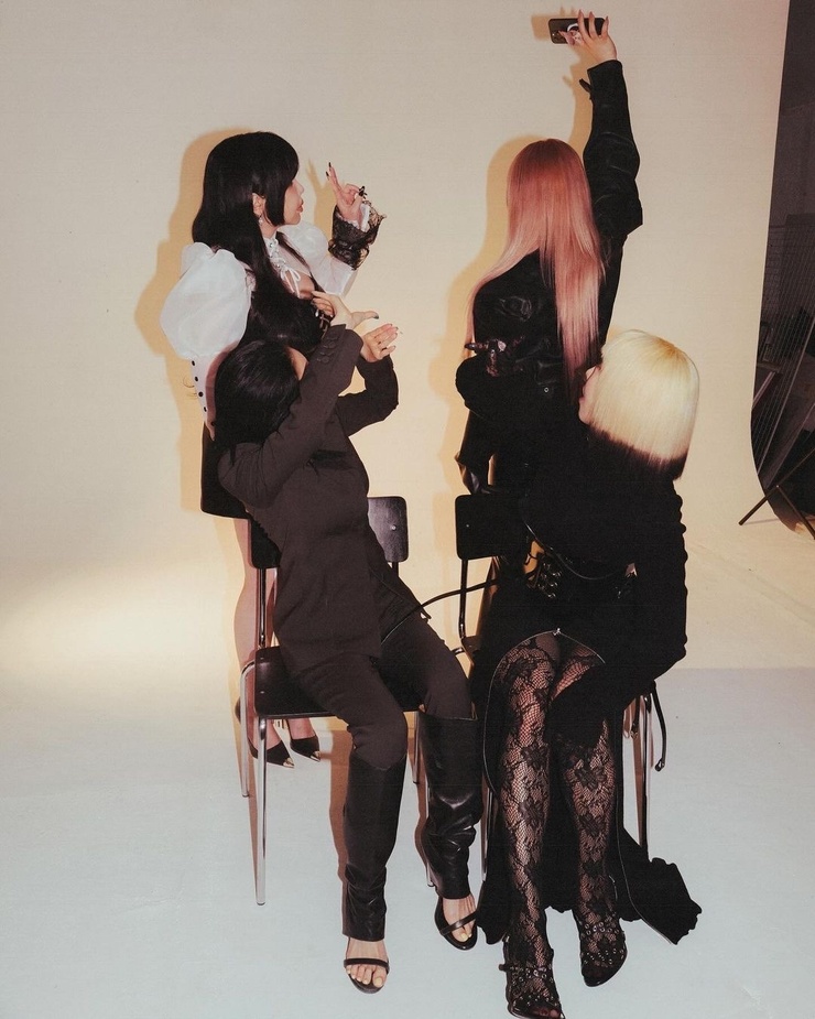 2NE1 image
