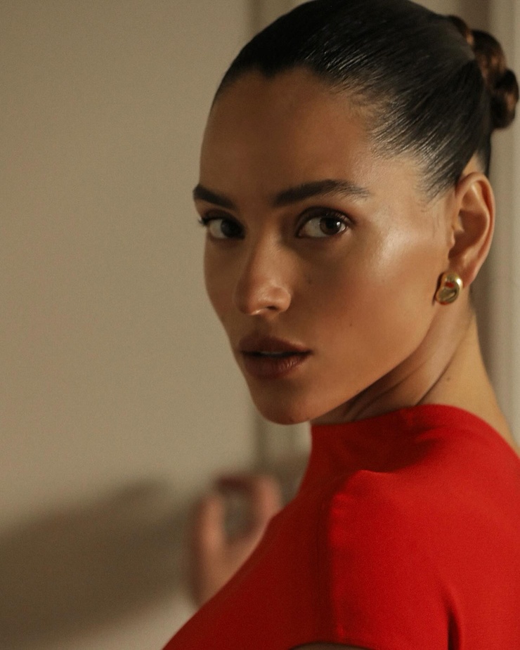 Picture of Adria Arjona