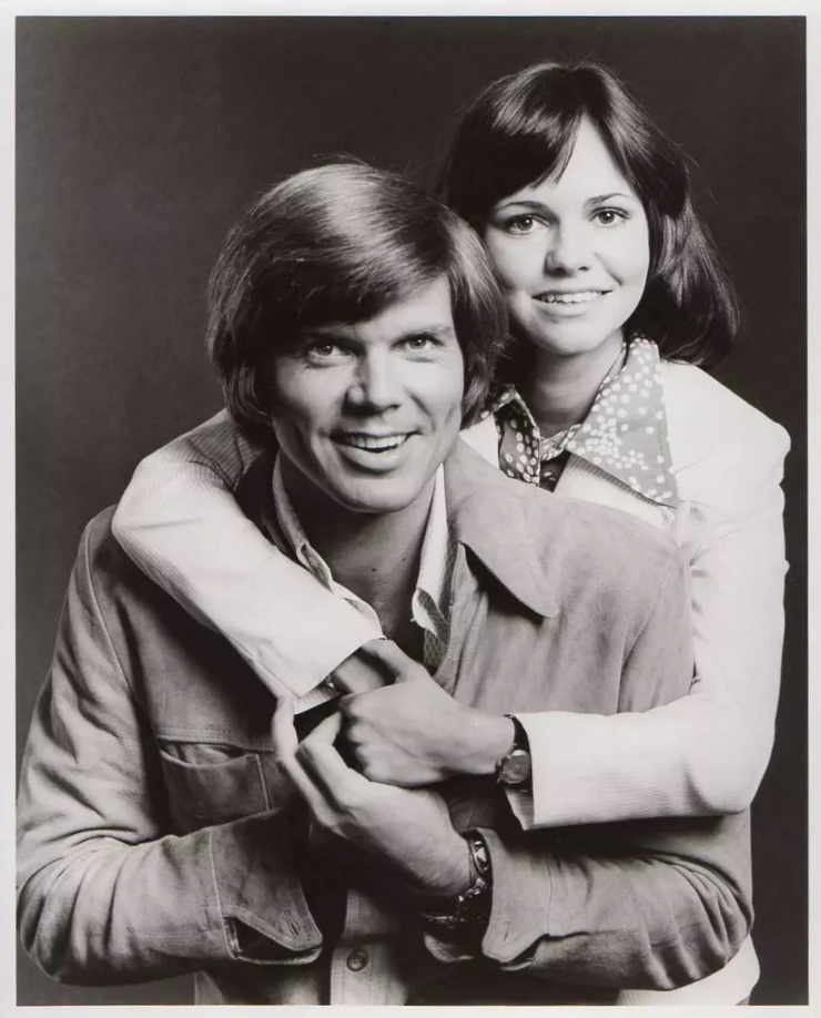 John Davidson, Sally Field