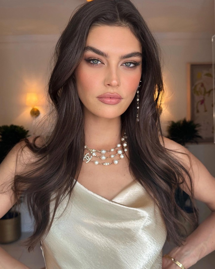 Picture of Lauren Layne