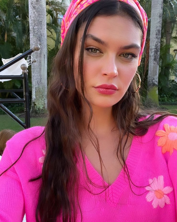 Image of Lauren Layne