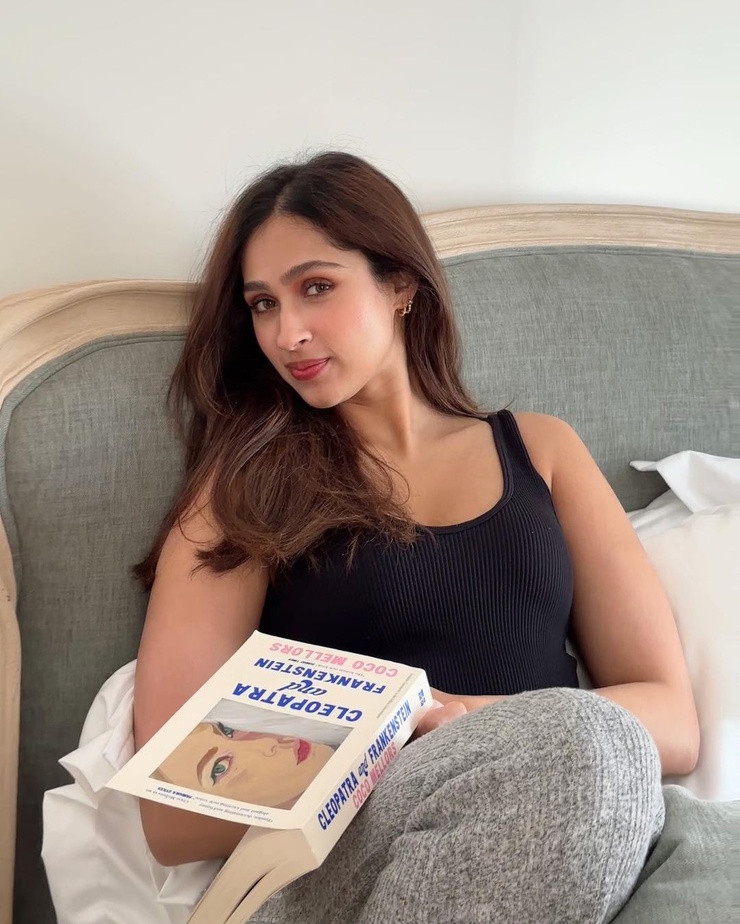 Pashmina Roshan picture