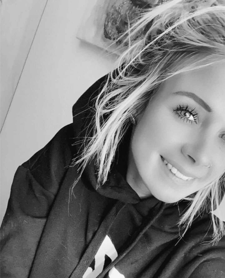 Sabrina "Sashoe" Schuster picture