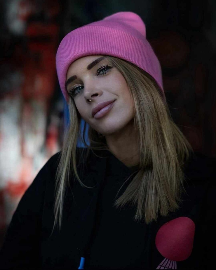 Sabrina "Sashoe" Schuster image