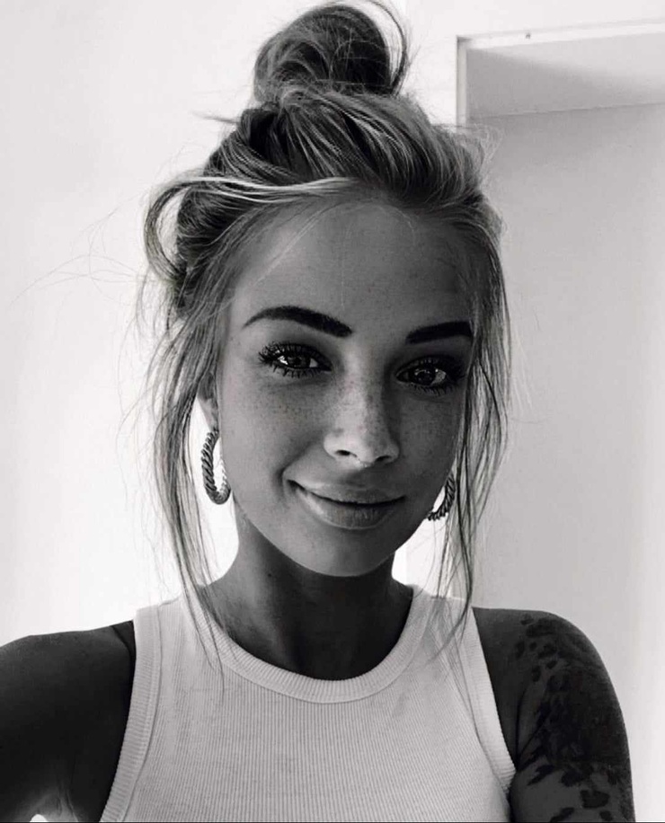 Sabrina "Sashoe" Schuster picture