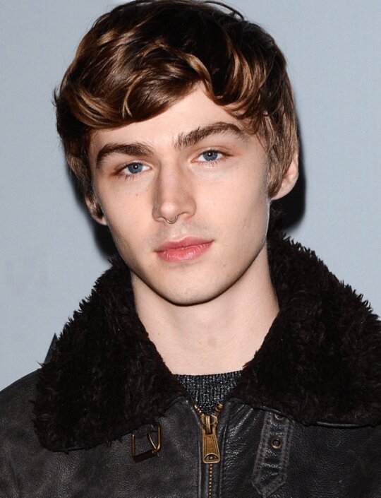 Miles Heizer picture