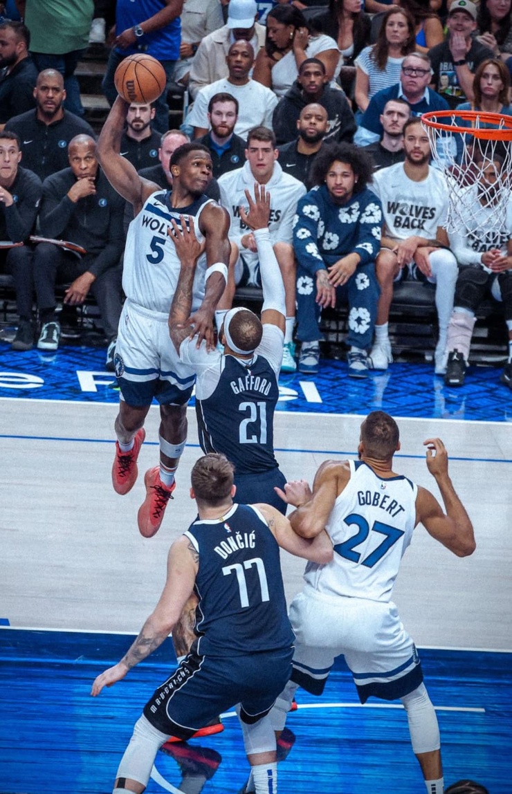 Image of Anthony Edwards