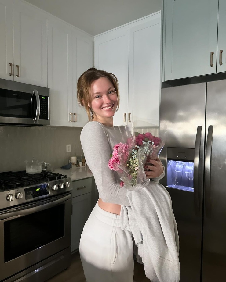 Chloe Rose Robertson picture