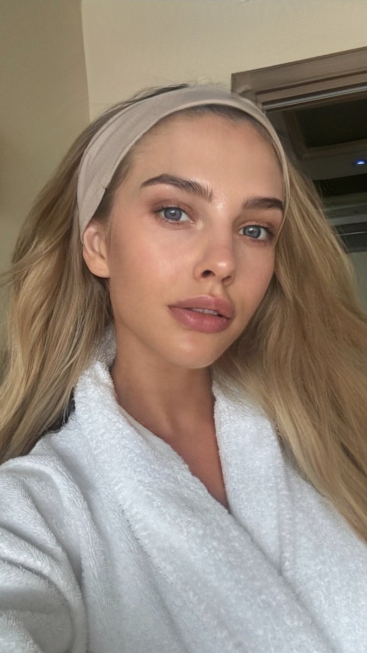 Picture of Alexa Breit