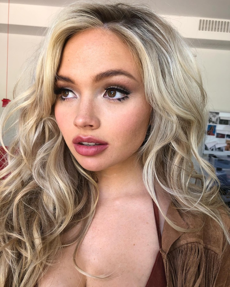 Natalie Alyn Lind Picture
