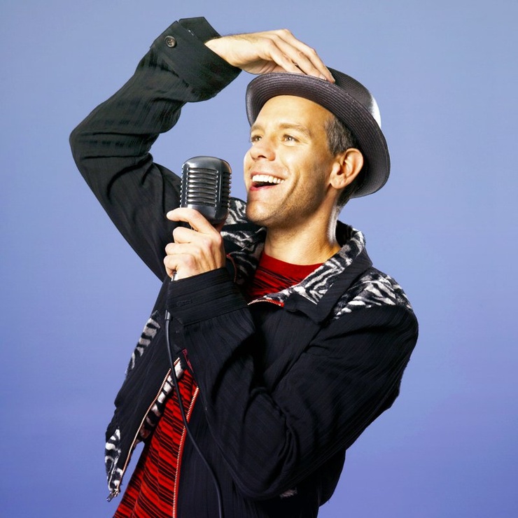 Picture of Adam Pascal