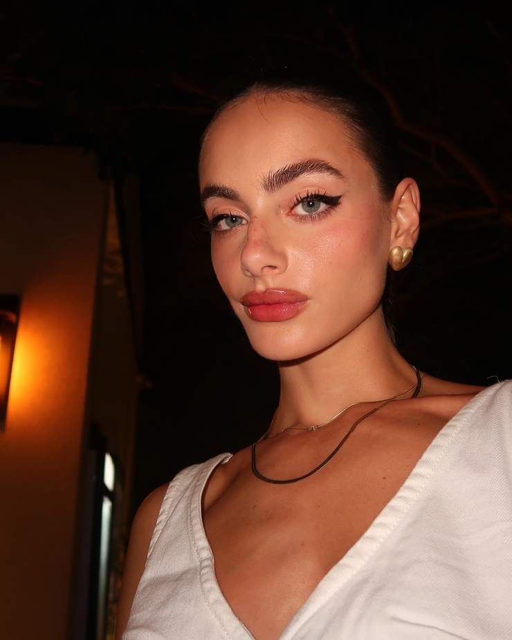 Picture of Yael Shelbia