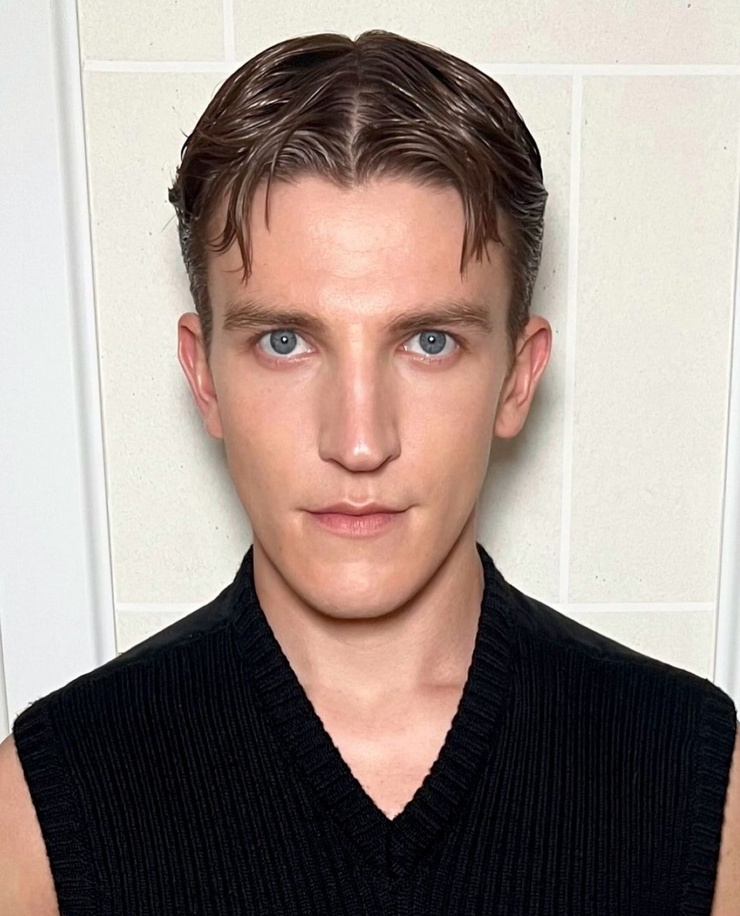 Picture of Ewan Mitchell