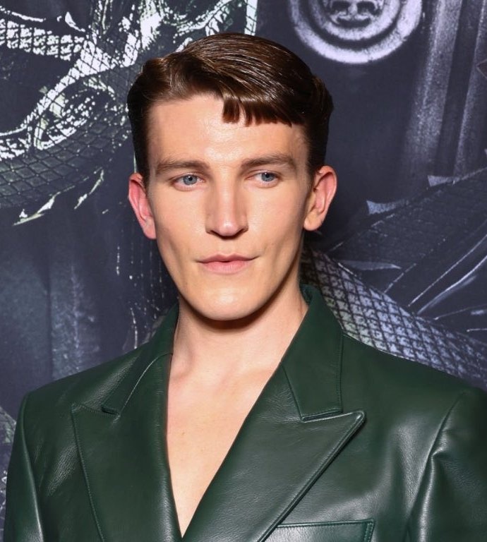 Picture of Ewan Mitchell