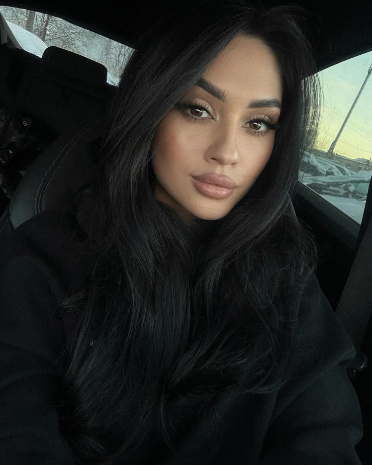 Polina Bondarenko picture