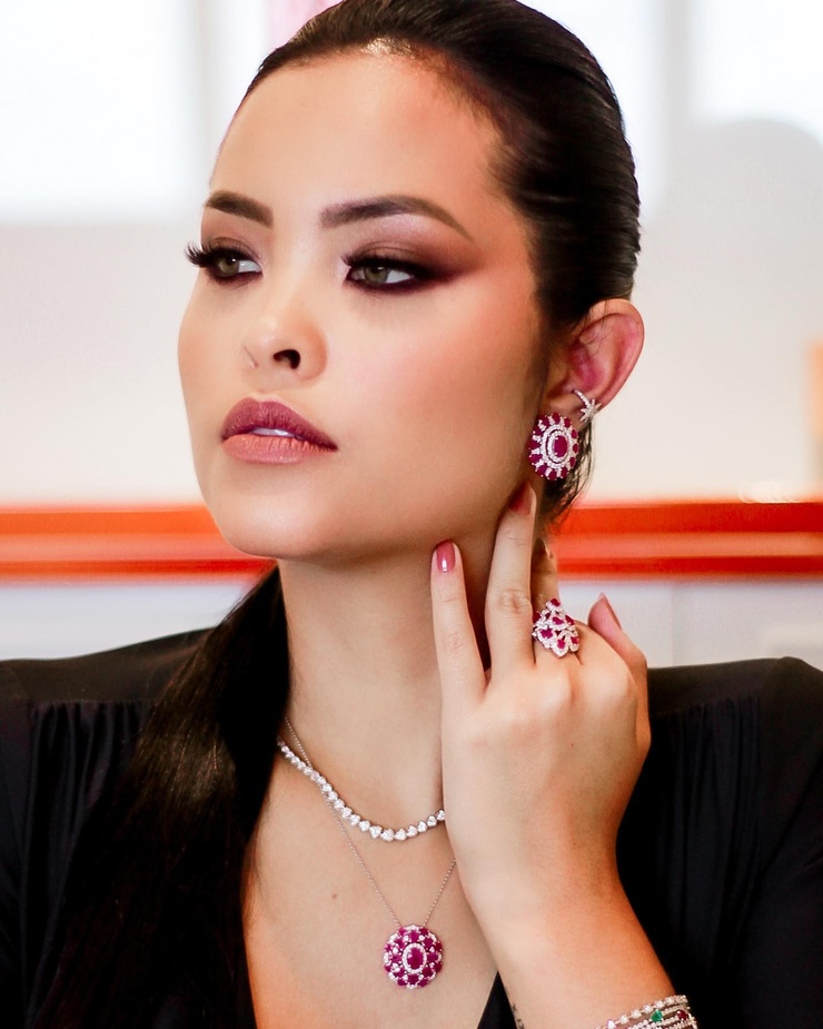 Tais Montenegro image