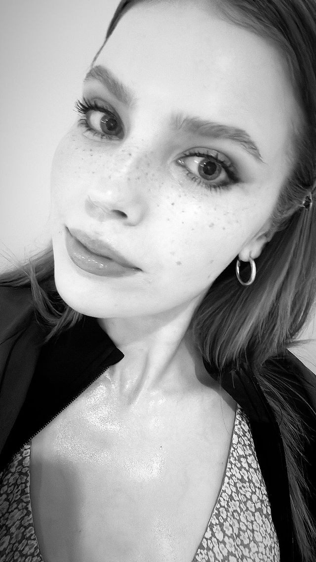 Emily Deyt Aysage image