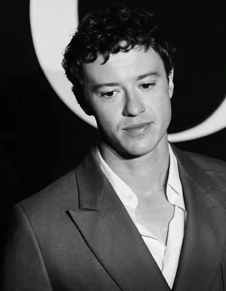 Picture of Joseph Quinn