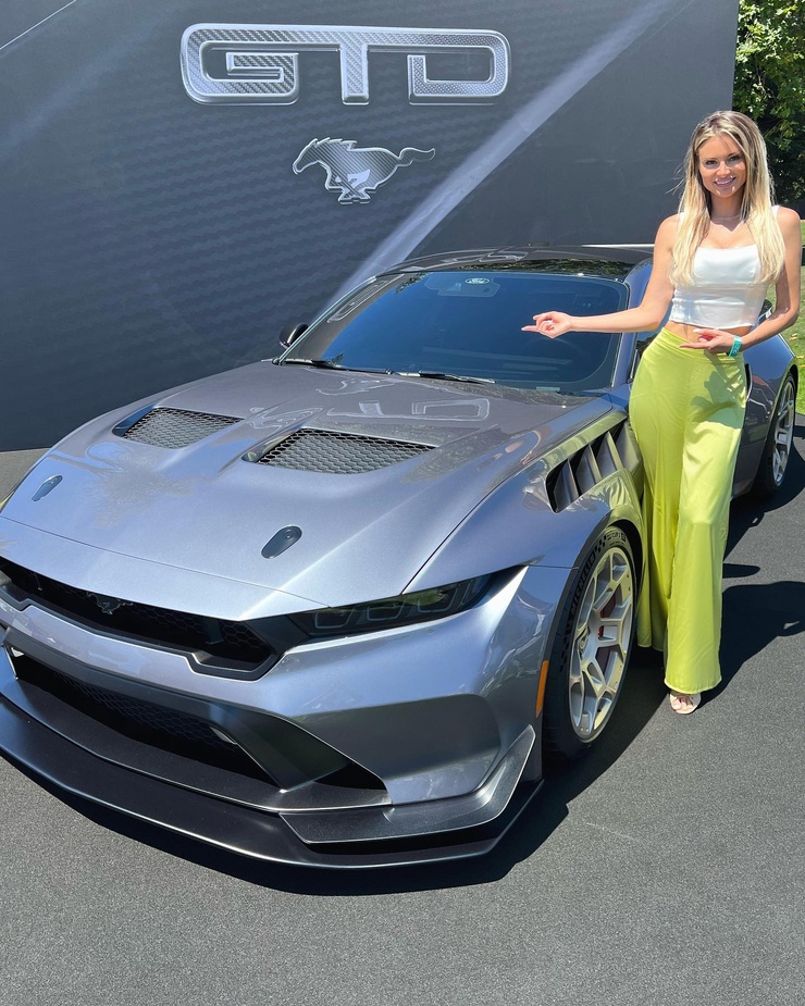 Picture of April Rose