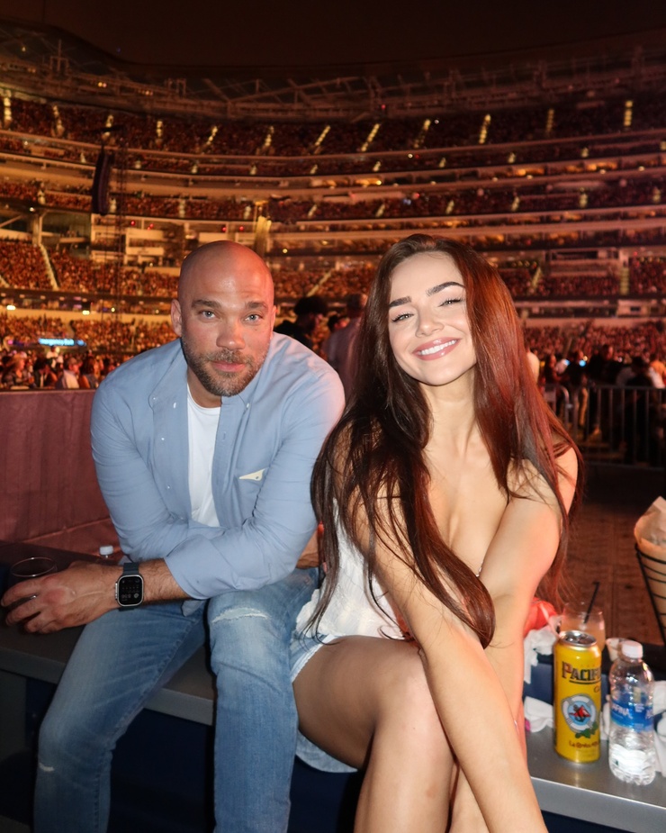 Oana Gregory picture