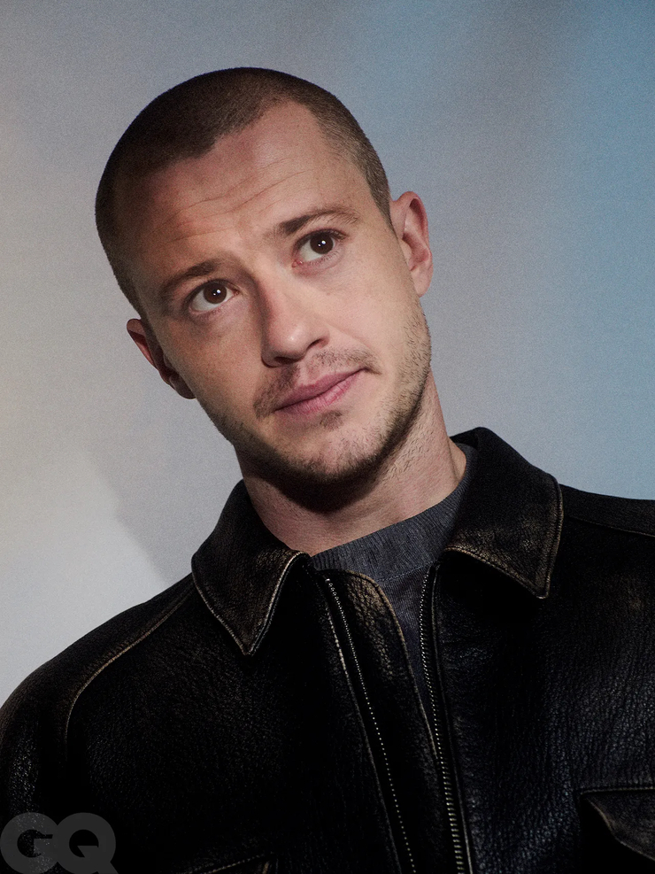 Joseph Quinn picture