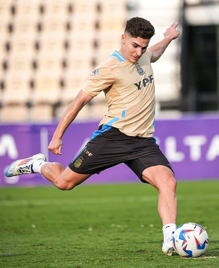 Picture of Julián Álvarez