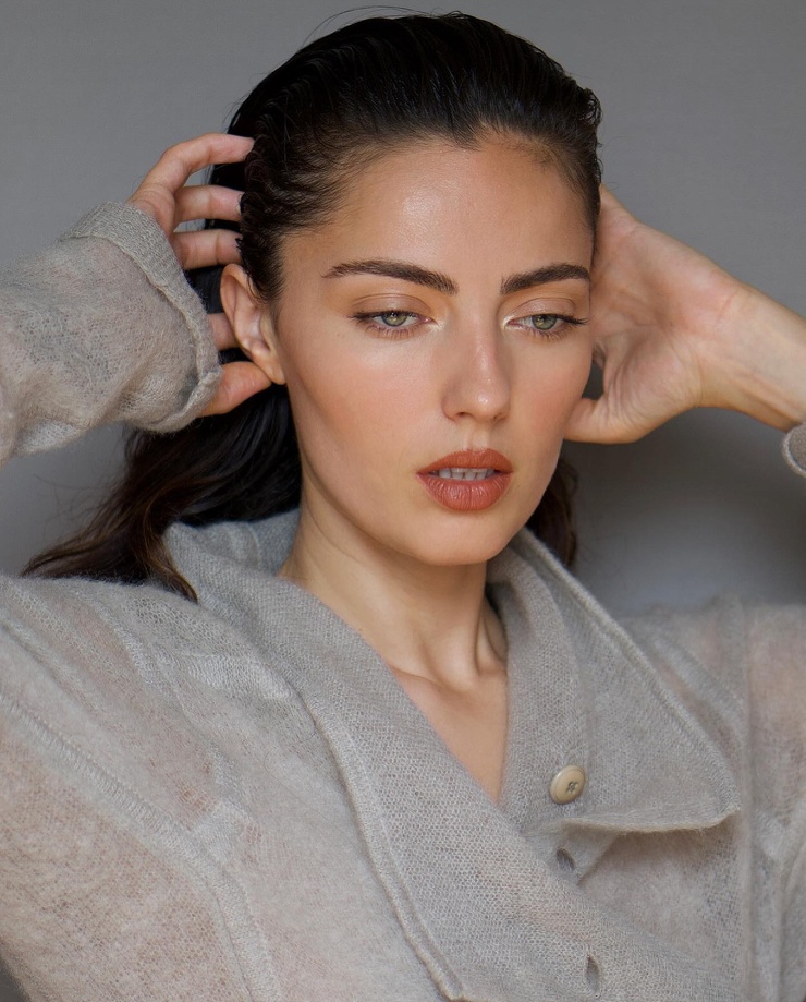 Adverjona Lari picture