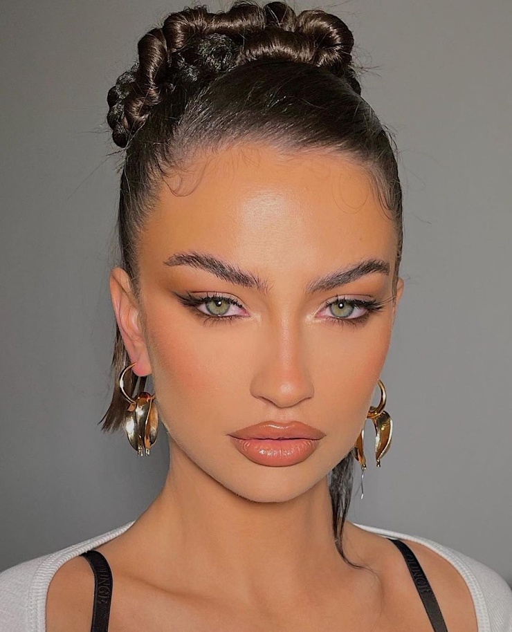 Picture of Myna Amor