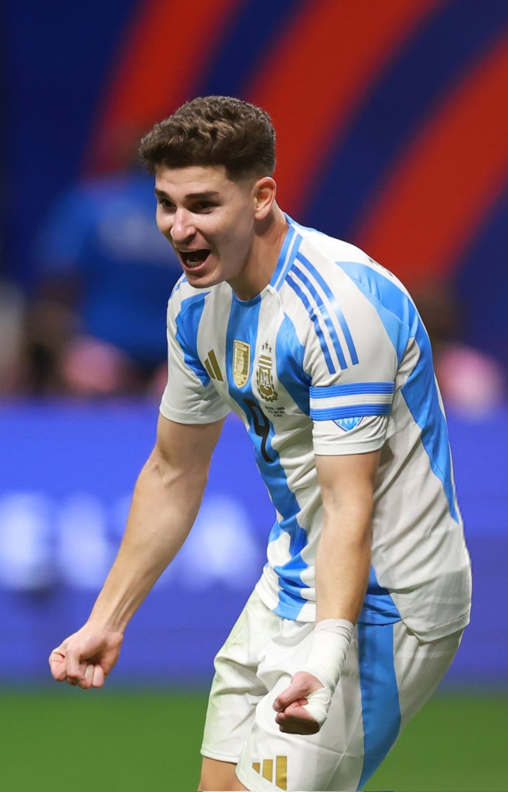 Julián Álvarez image