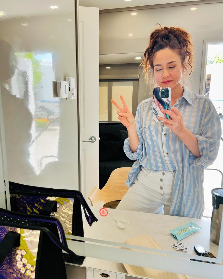 Image of Erin Karpluk