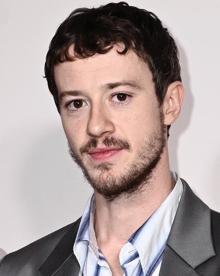 Joseph Quinn picture