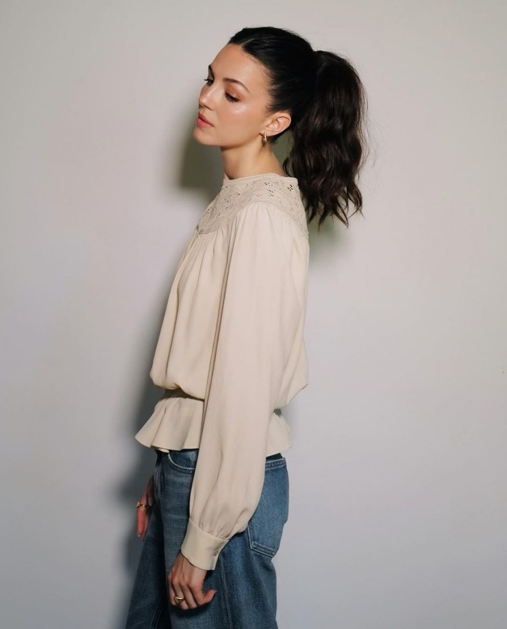 Picture of Ella Hunt