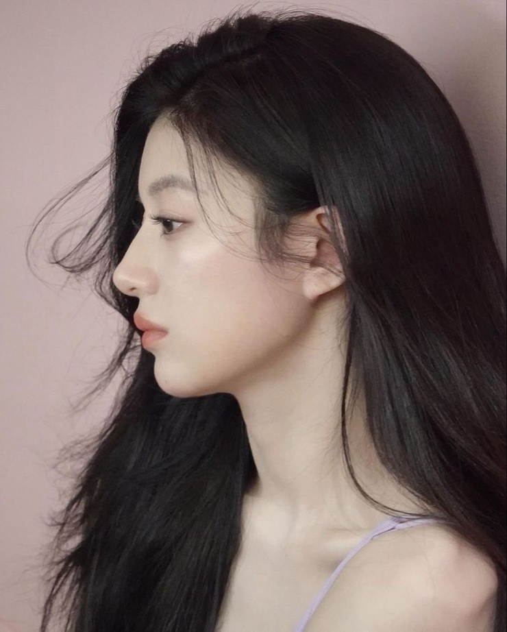 Picture of Go Yoon-Jung