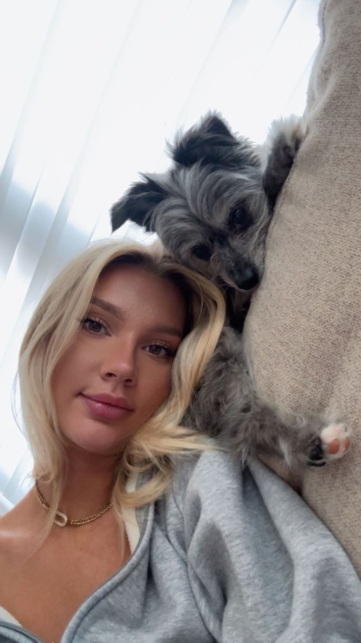 Alexa Collins picture