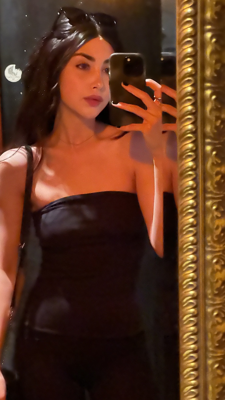 Picture of Alexa Mansour