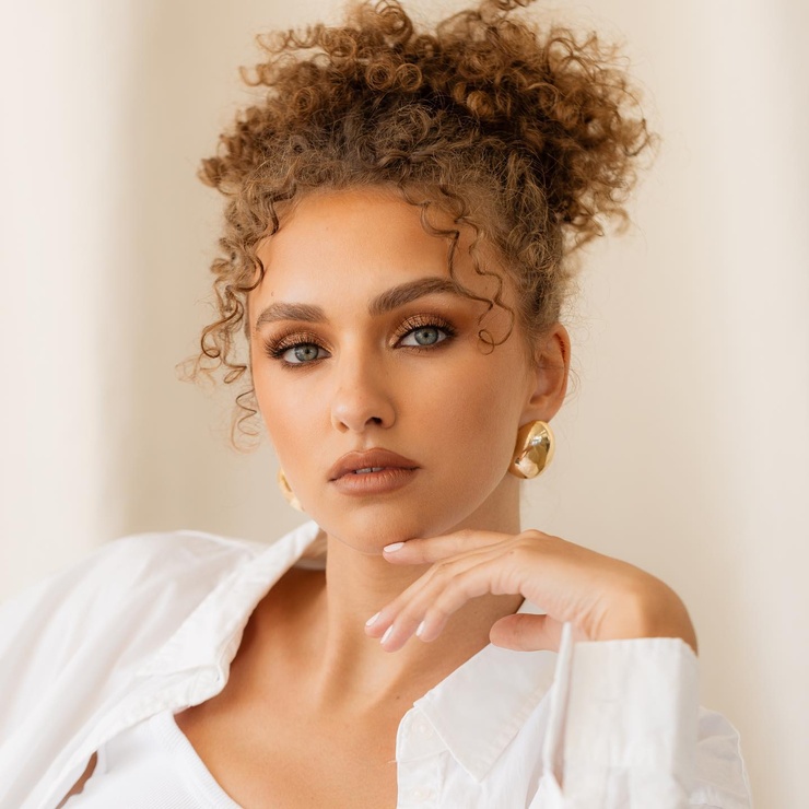 Picture of gabriella laws