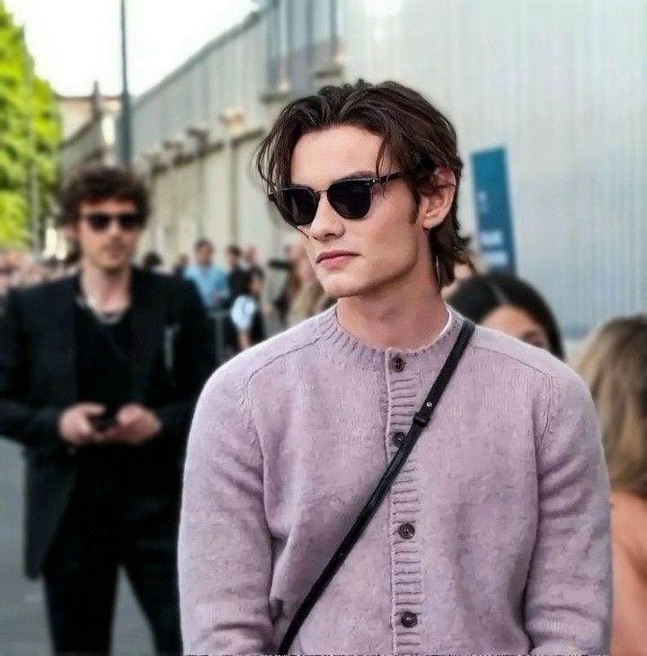 Picture of Louis Partridge