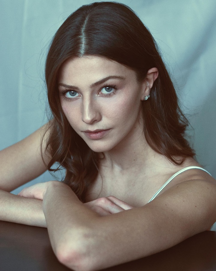 Hayley Thompson image