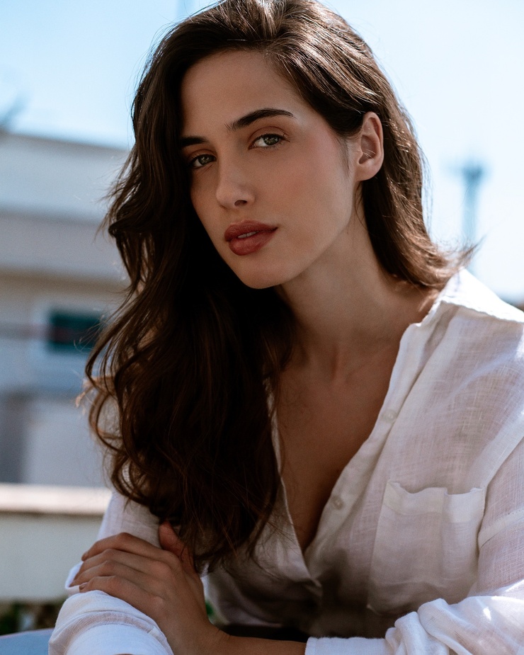 Aline Bonamigo image
