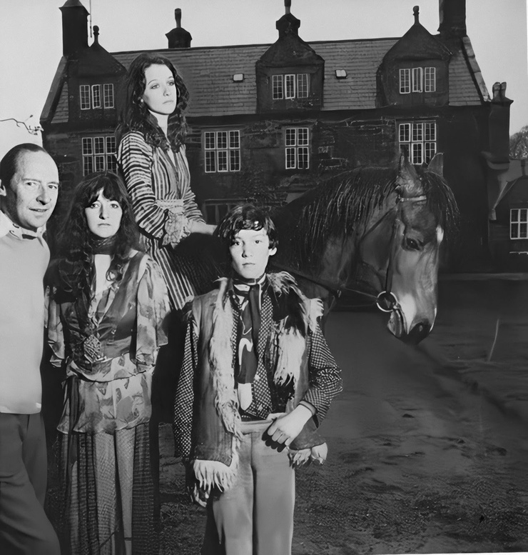 1969.07 - UK Vogue, by Norman parkinson