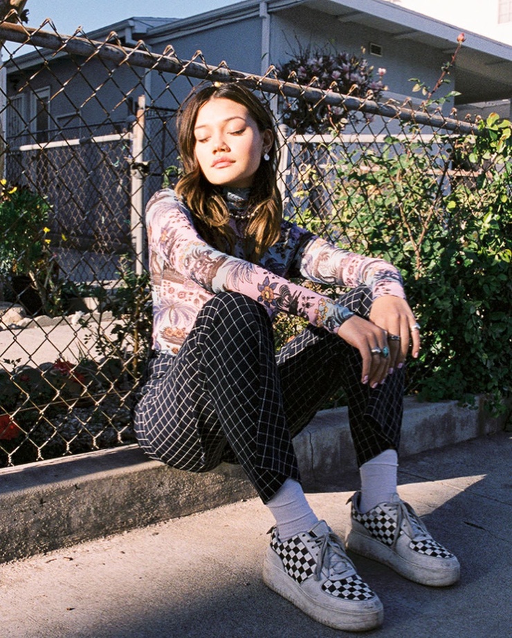 Gabrielle Current image