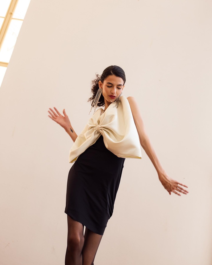 Picture of Aline Santos model