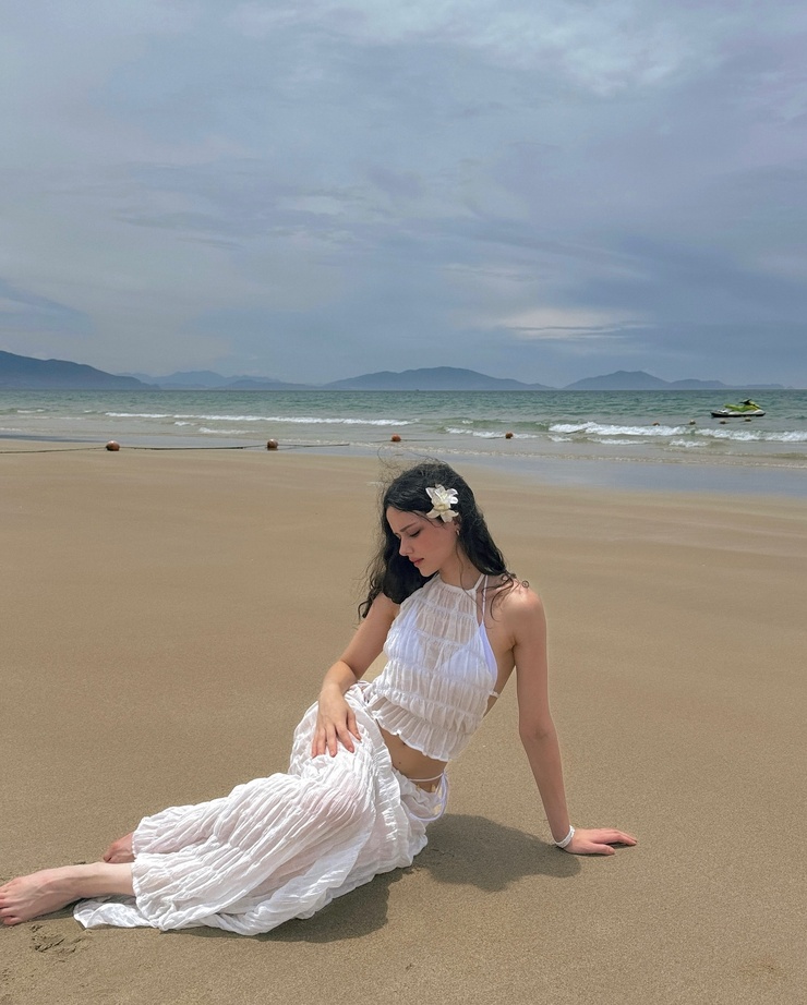 Picture of Lisa Rosh