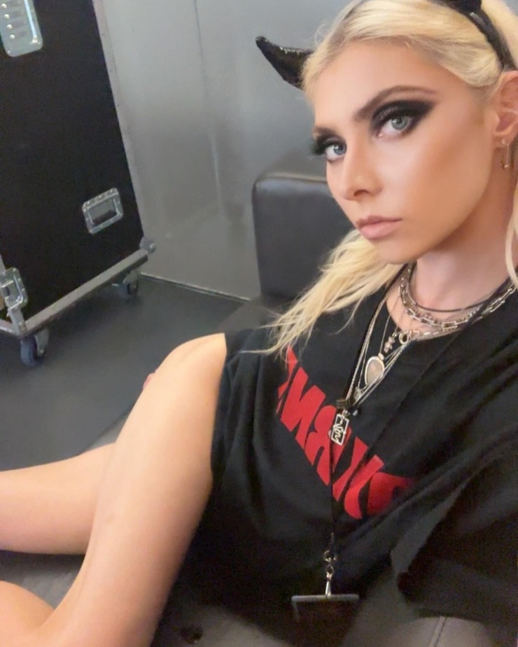 Image of Taylor Momsen