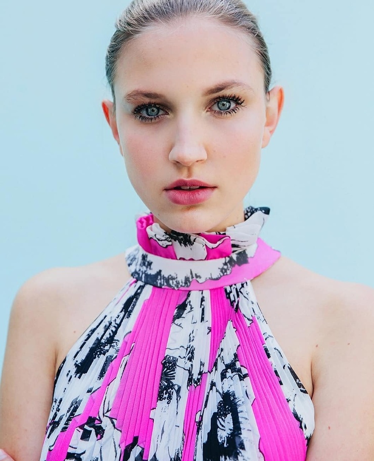 Picture of alicia weiland