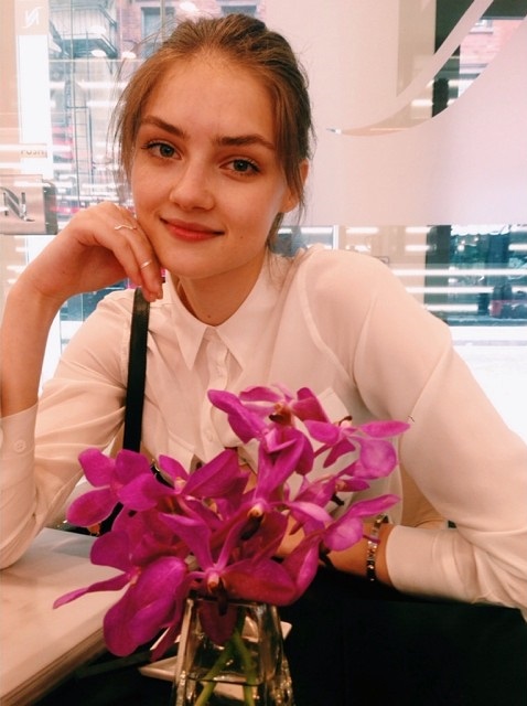 via Instagram (@vikalevina__)