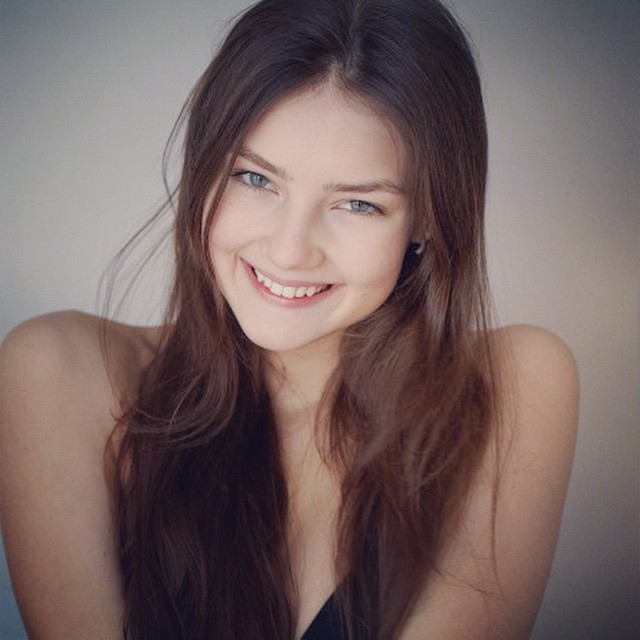 via Instagram (@vikalevina__)