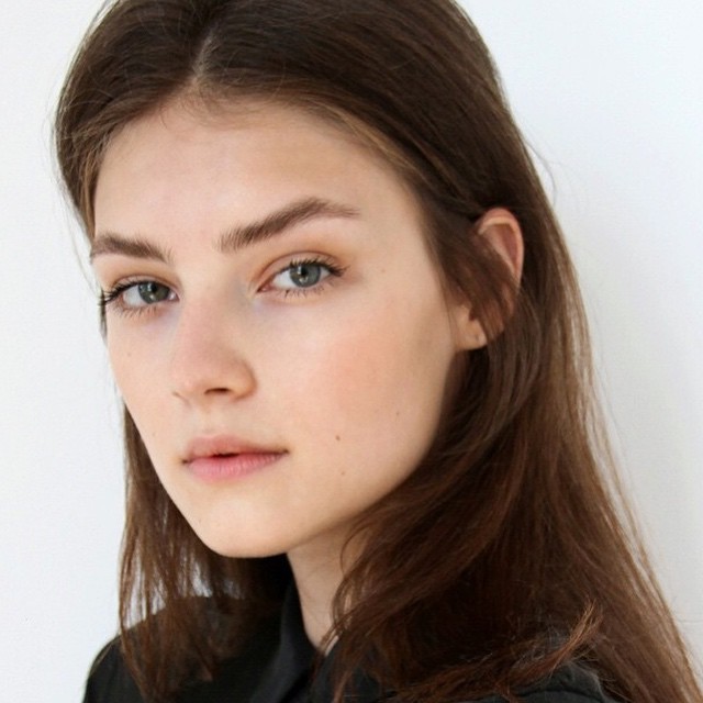 via Instagram (@vikalevina__)