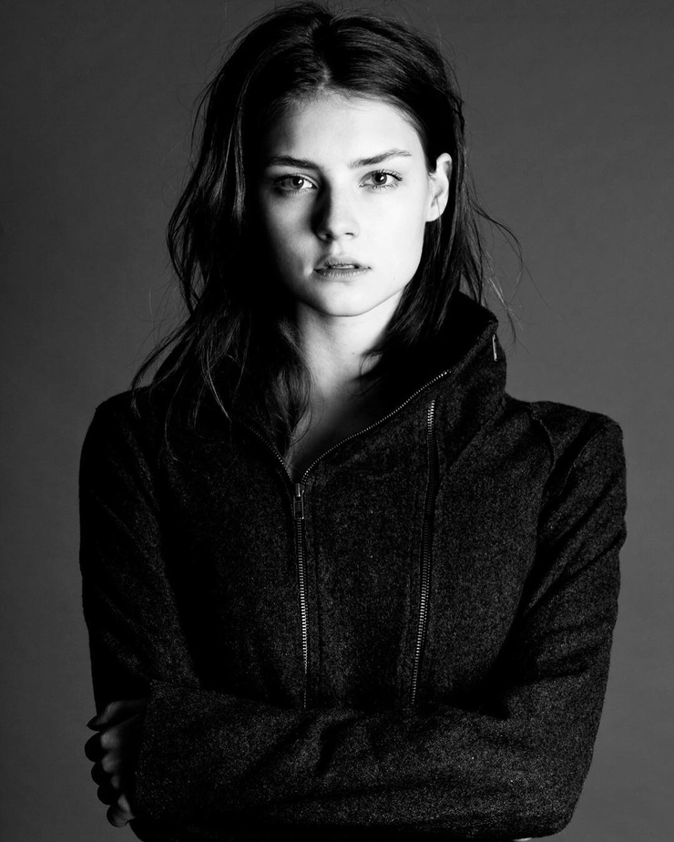 via Instagram (@vikalevina__)